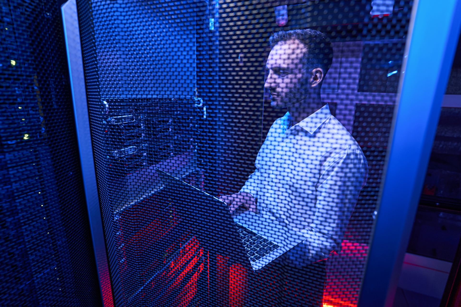 Securing Data with Advanced Colocation Hosting Facilities